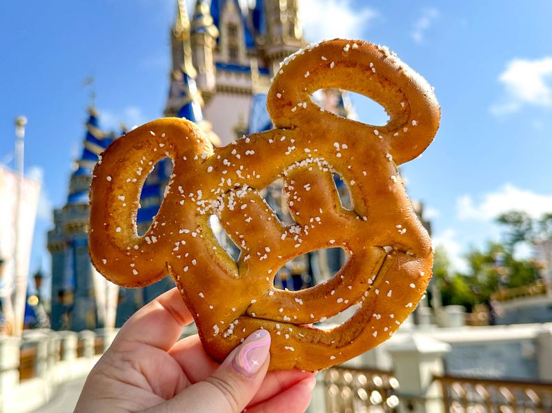 20 Top Mickey-Shaped Snacks At Walt Disney World - Cook Clean Repeat
