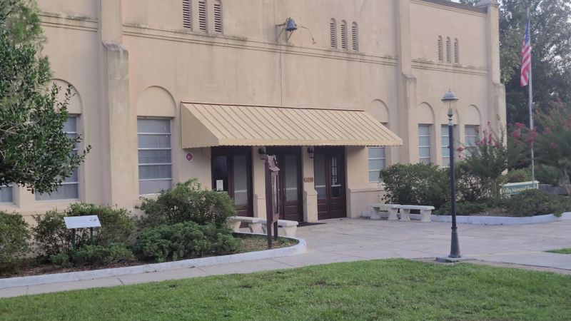 This Retro Florida Roadside Stop Still Looks Exactly Like It Did ...
