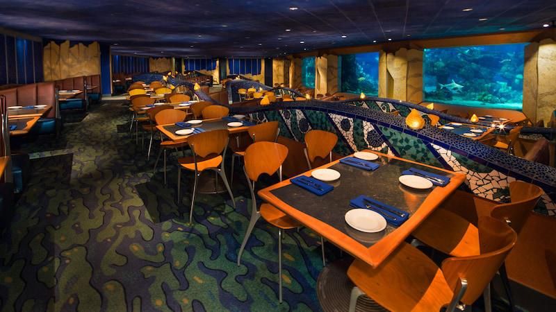 Florida Has an Aquarium Restaurant That Feels Straight Out of a Dream