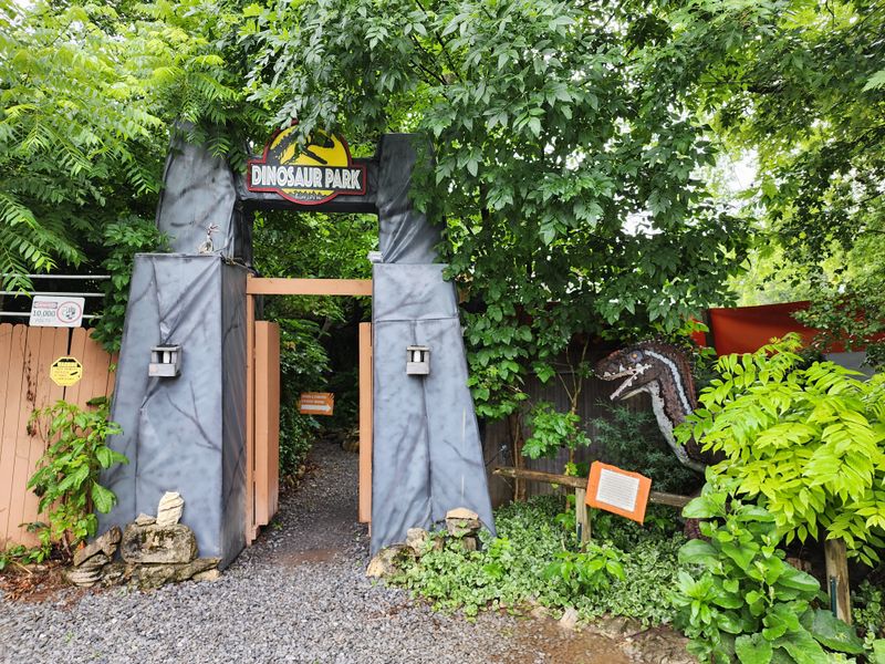 This Hidden Tennessee Attraction Has Life-Size Dinosaurs—and It's ...