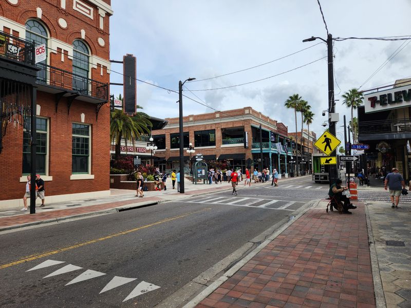 7 Abandoned Florida Towns You Can Still Visit (If You’re Brave Enough)