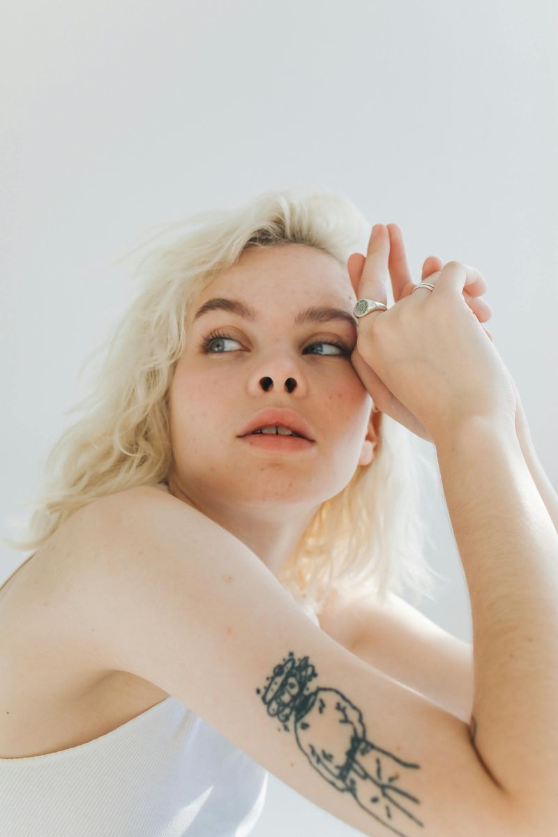 10 "Unattractive" Traits Men Admit They Secretly Find Appealing in Women