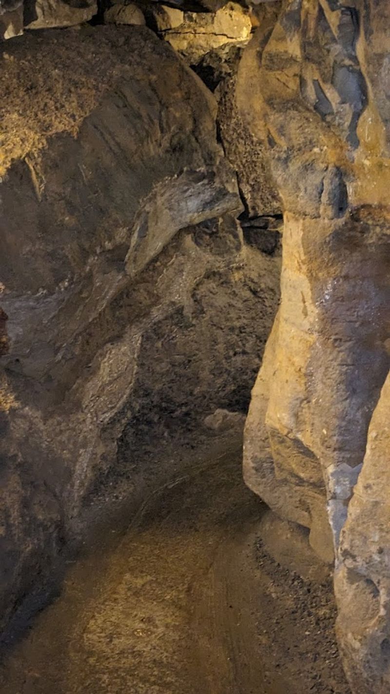 This gorgeous cave in Ohio is so otherworldly, you'll feel like you've ...