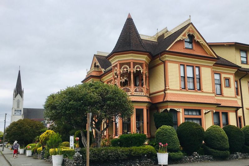 These 15 sleepy California towns feel like places where time simply ...